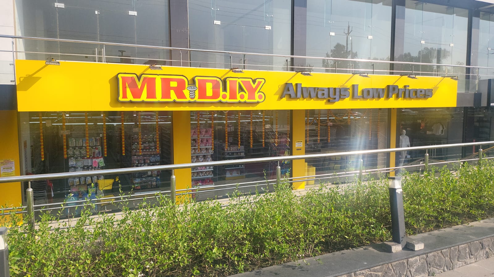 Dua Lima Retail Private Limited | MR.DIY India